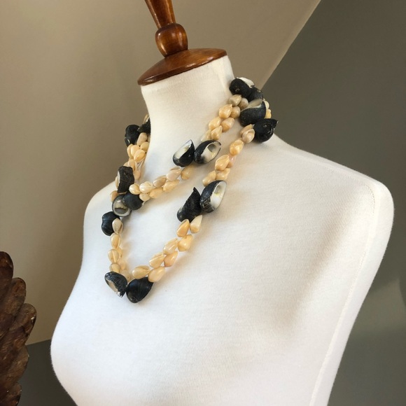 niihau | Jewelry | Kupee Nerite Rarotonga Shell Lei Necklace | Poshmark